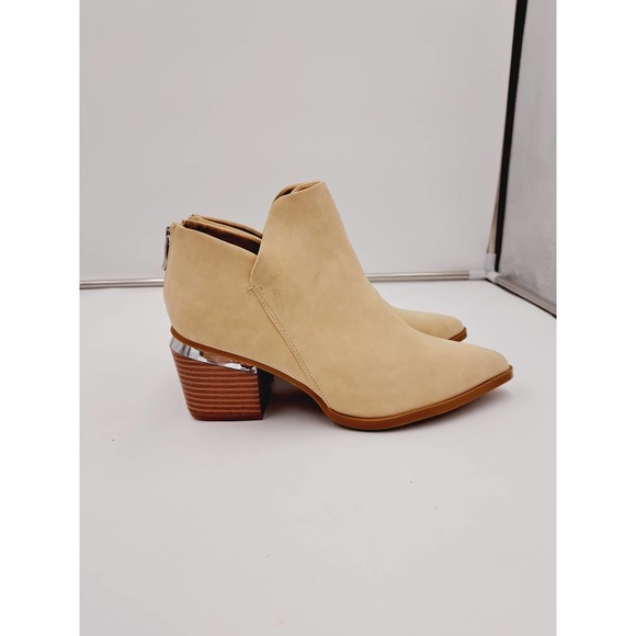 Zby | Shoes | Zby Low Cut Ankle Pointed Toe Stacked Heel Metal Detail ...